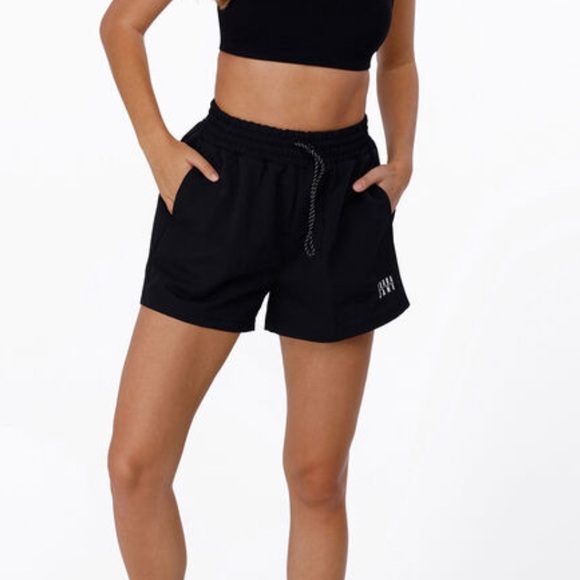 Lorna Jane | Shorts | Lorna Jane Half Time Active Shorts In Black ...